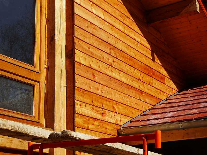 Weeks 41-48 : External cladding, parquet flooring, chestnut panelling ...